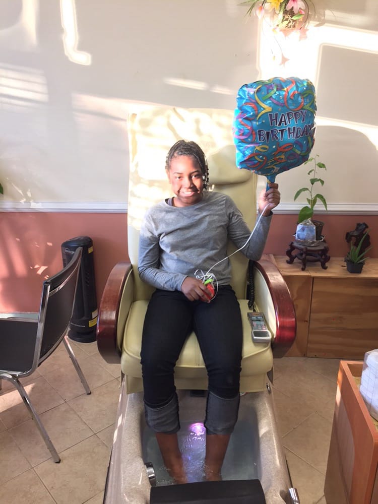 Atlantic Nails - 6320 N Tryon St H, Charlotte, NC 28213, USA - +17045984447